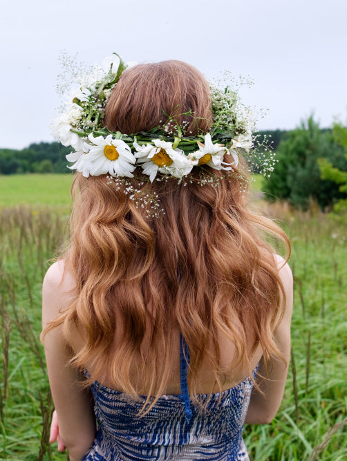 How to Make a Wreath of Flowers for Hair: Charming DIY Tutorial ...